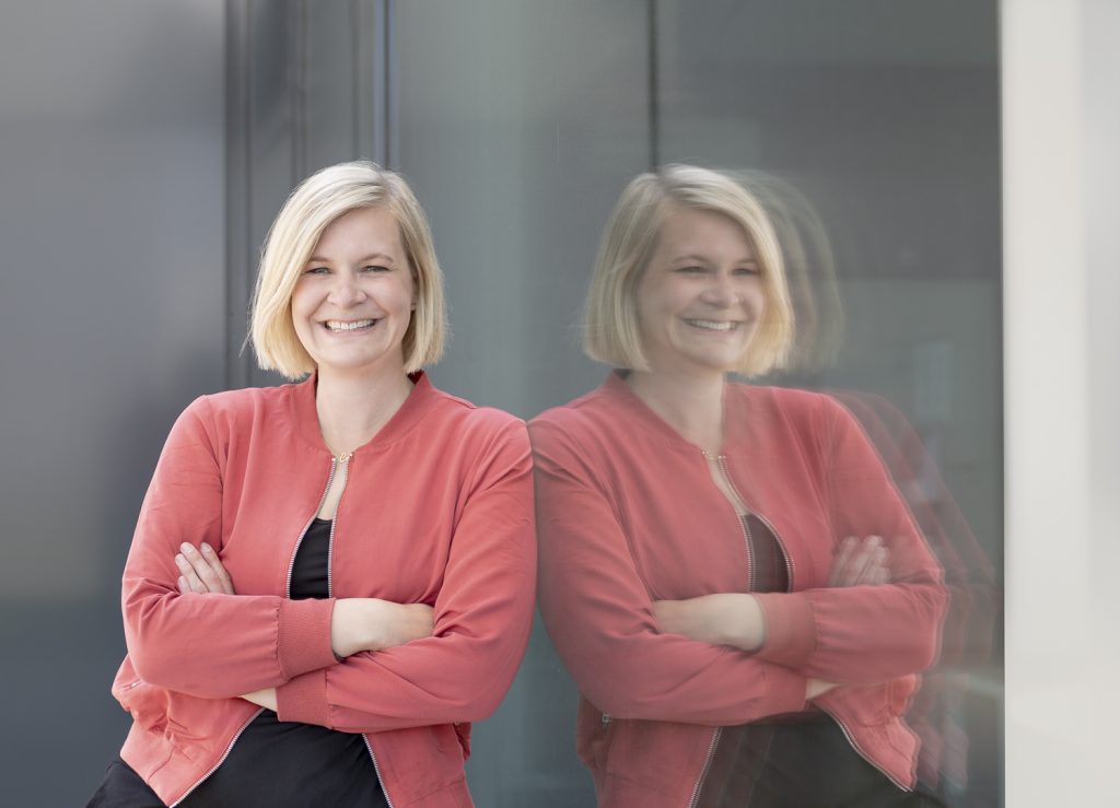 FAQ - Frau Courage, Cora Hansen